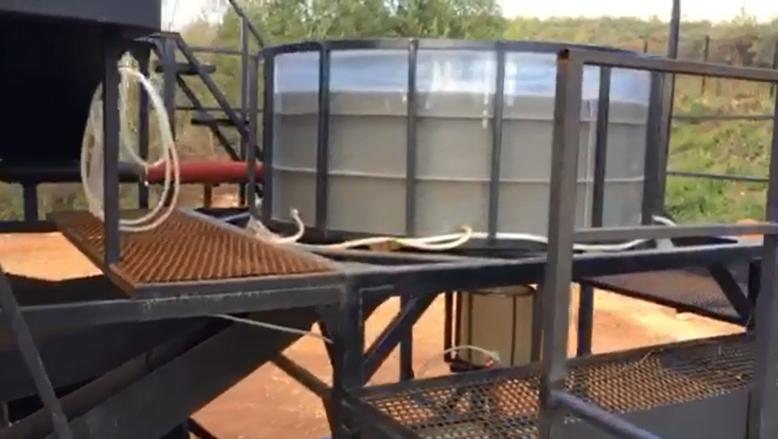 Cleaning gold mining dumps from mercury and small am