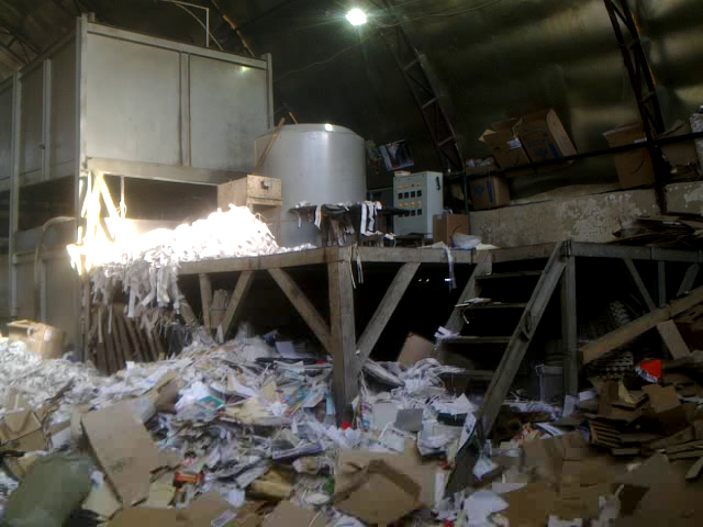 Waste hub